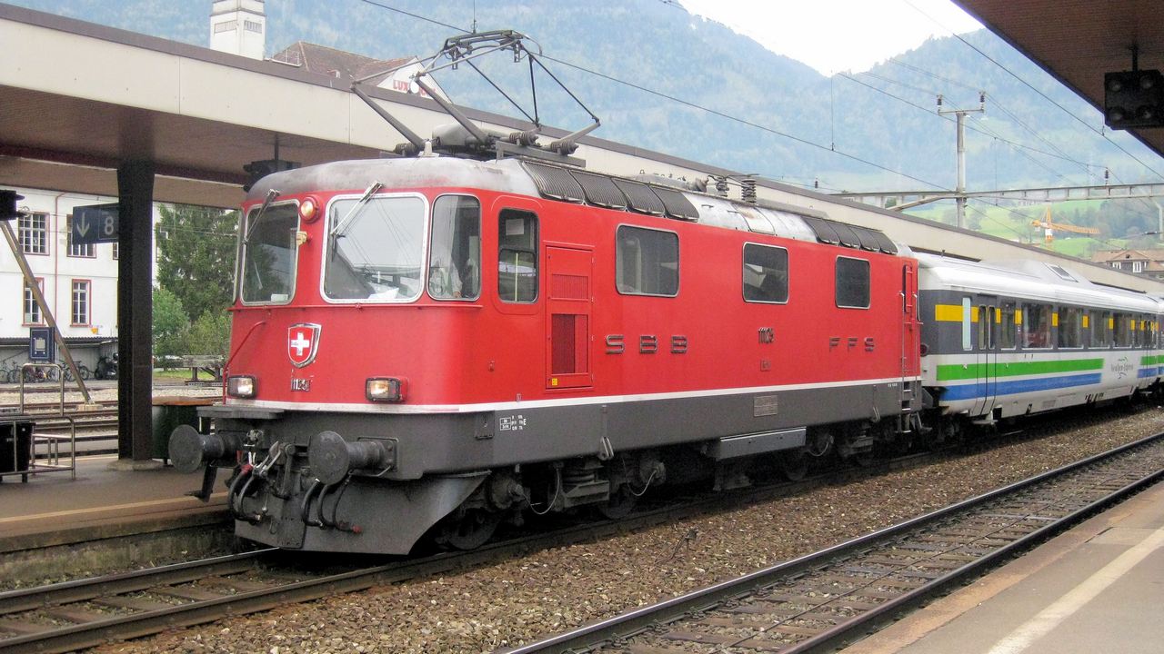 SBB CFF FFS Locomotives série Re 4/4 II , Re 420